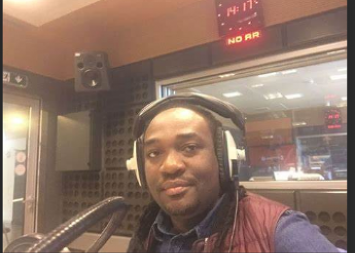 Artista angolano Lauro Cassule conquista troféu em Londres